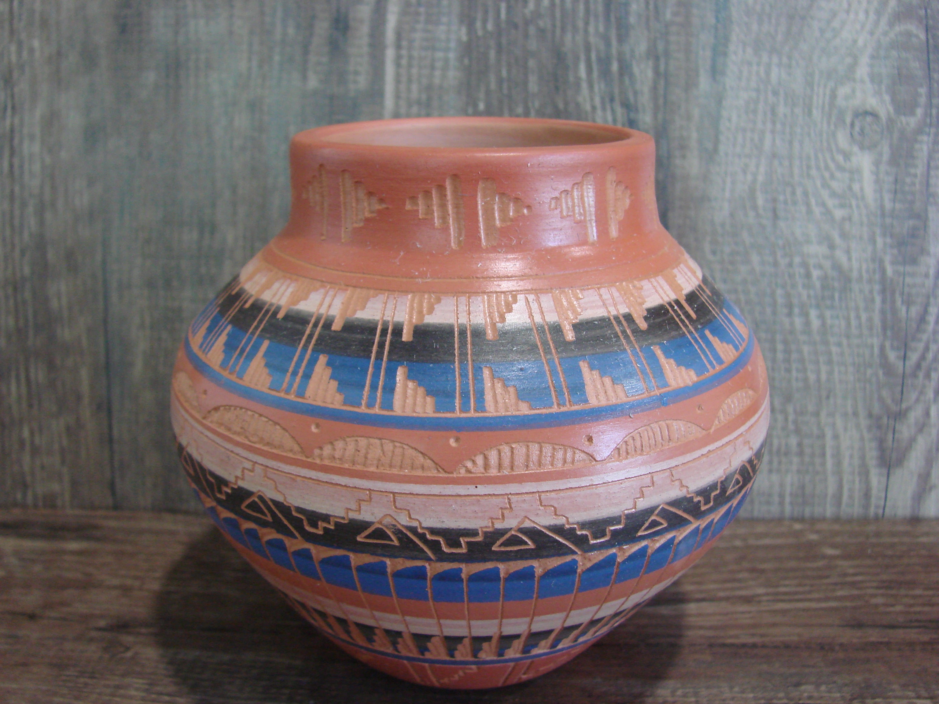 Native American Hand Etched & Hand Painted Pottery - Gilmore– NTNM