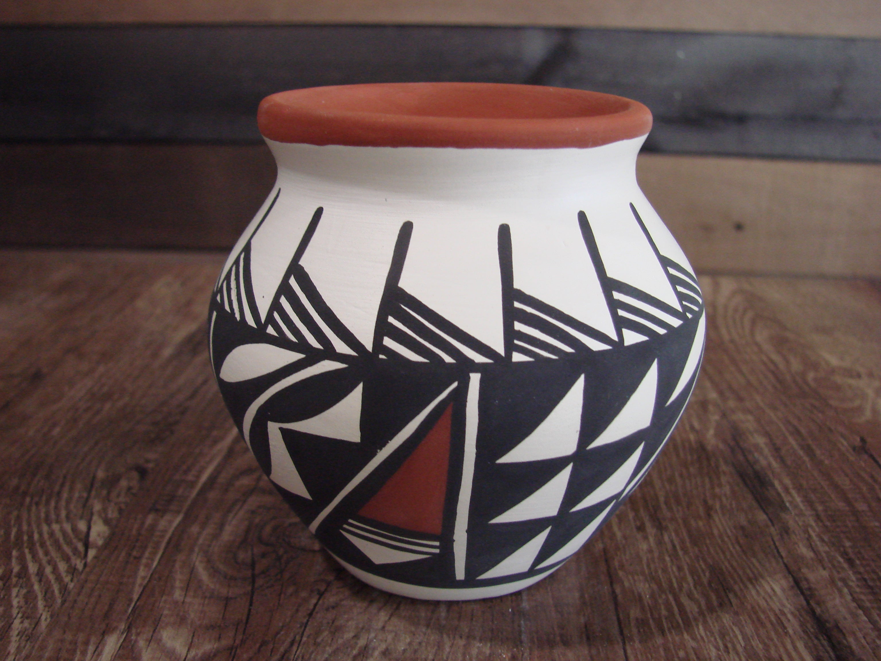 Native American Hand Painted Acoma Pottery by Concho– NTNM