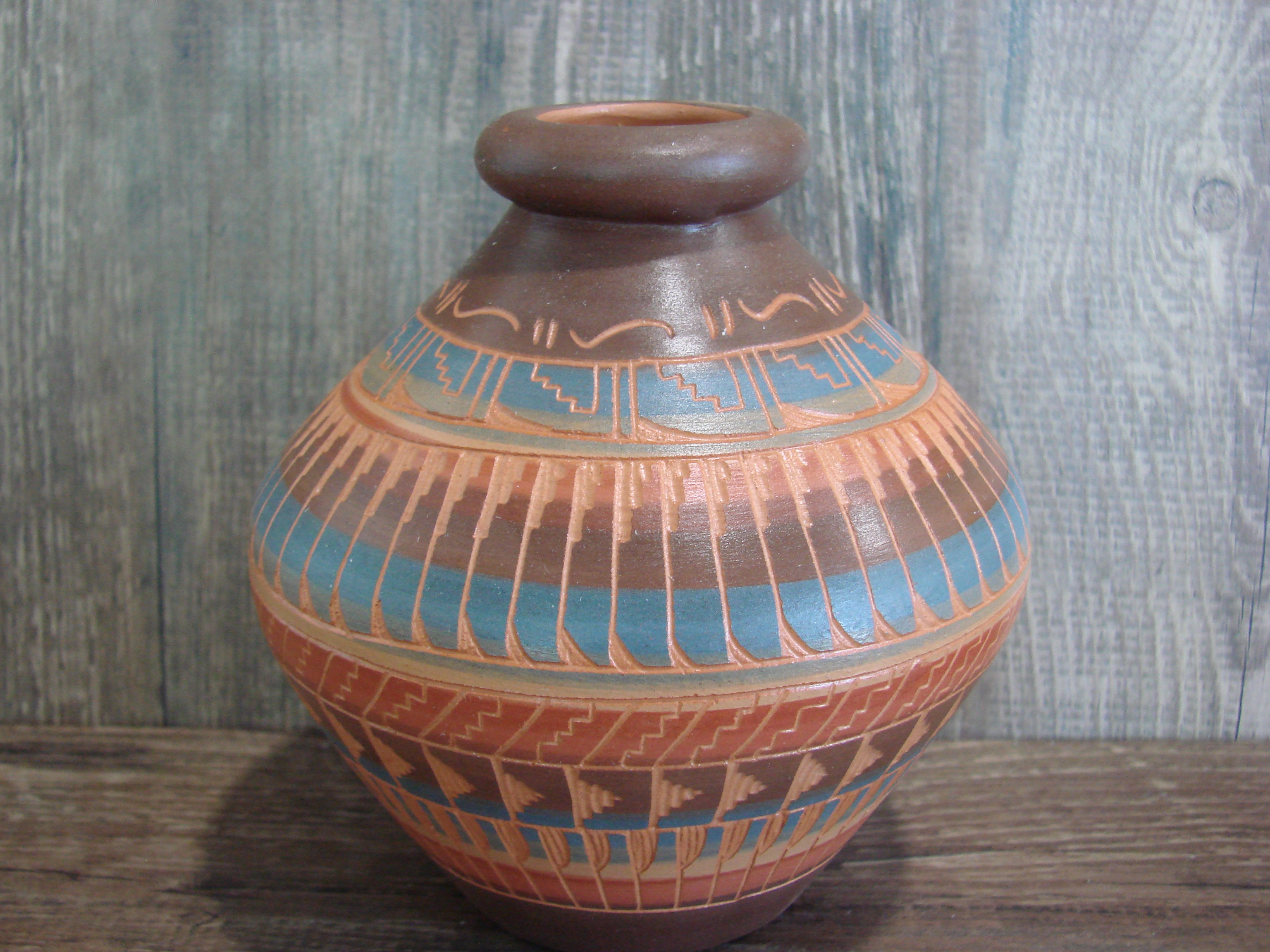 Native American Hand Etched & Hand Painted Pottery - Gilmore– NTNM