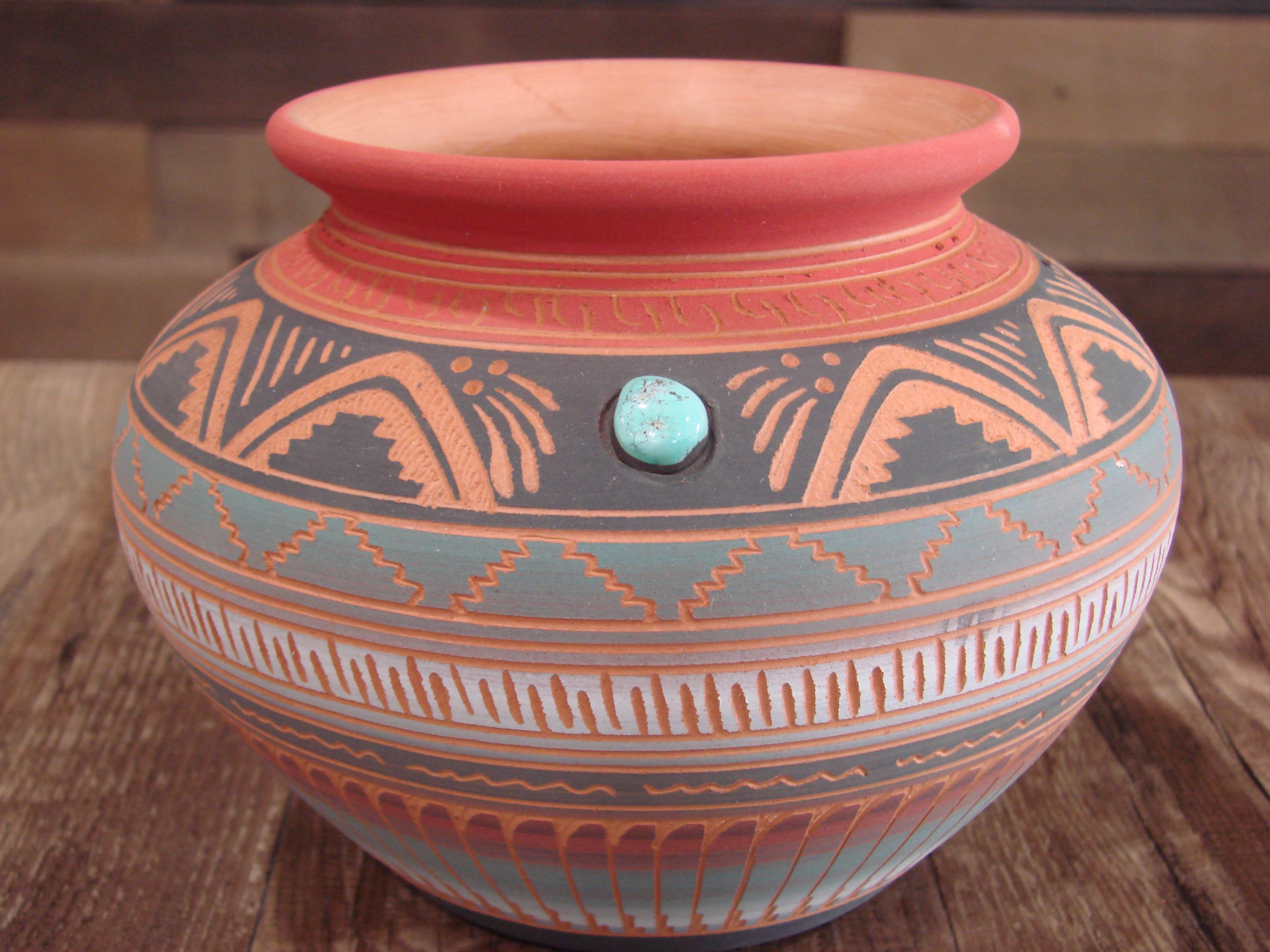 Native American Navajo Indian Hand Etched & Hand Painted Pottery - Val ...