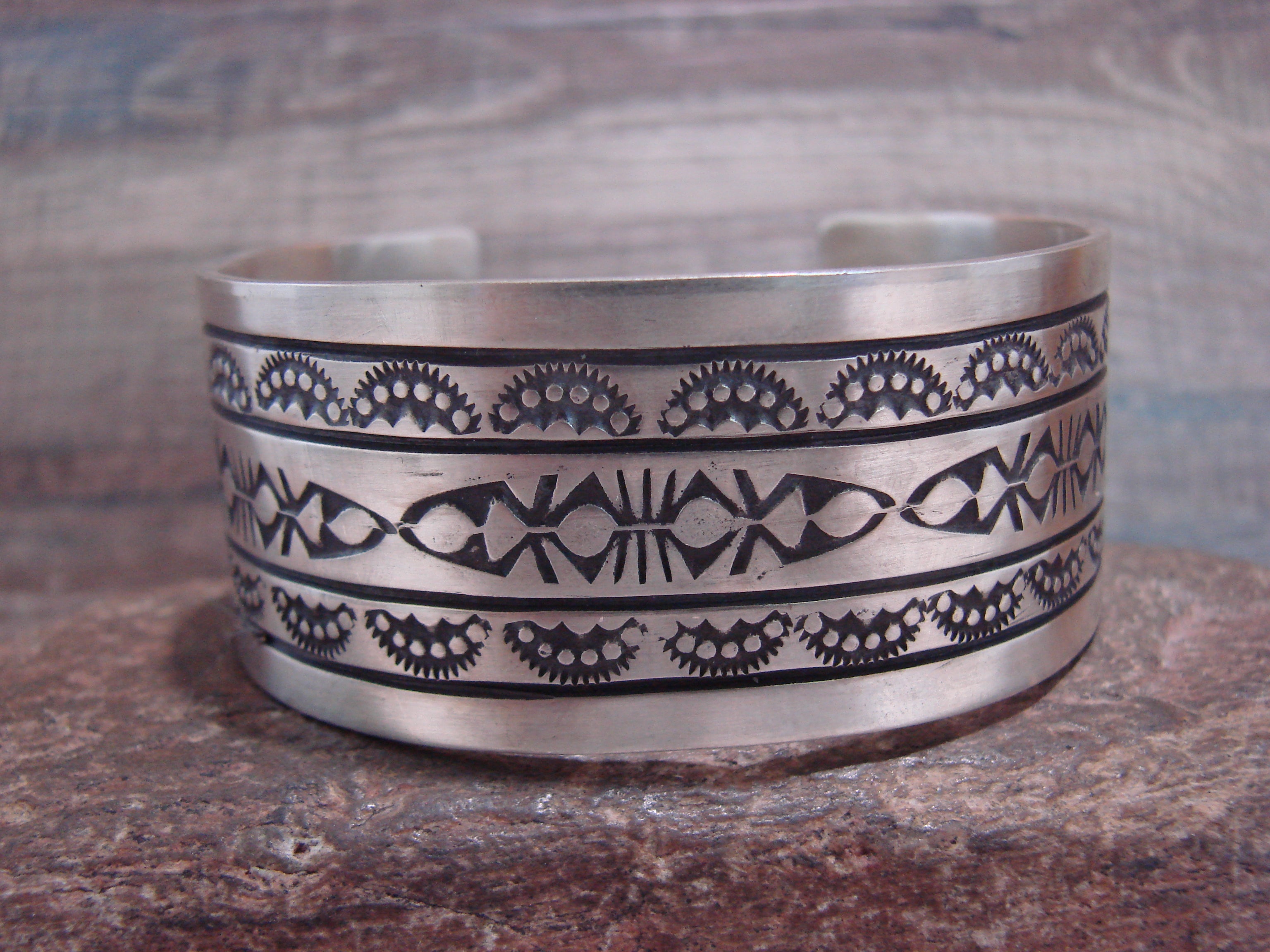 Navajo Indian Hand Stamped Sterling Silver Cuff Bracelet Signed RE– NTNM