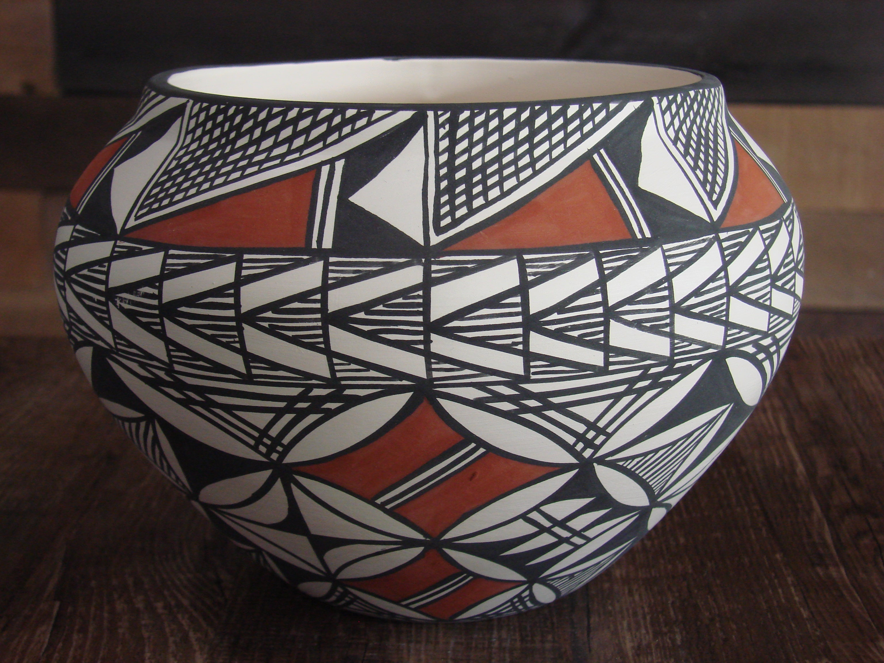 Native American Acoma Pueblo Fine Line Hand Painted Pottery by ML– NTNM
