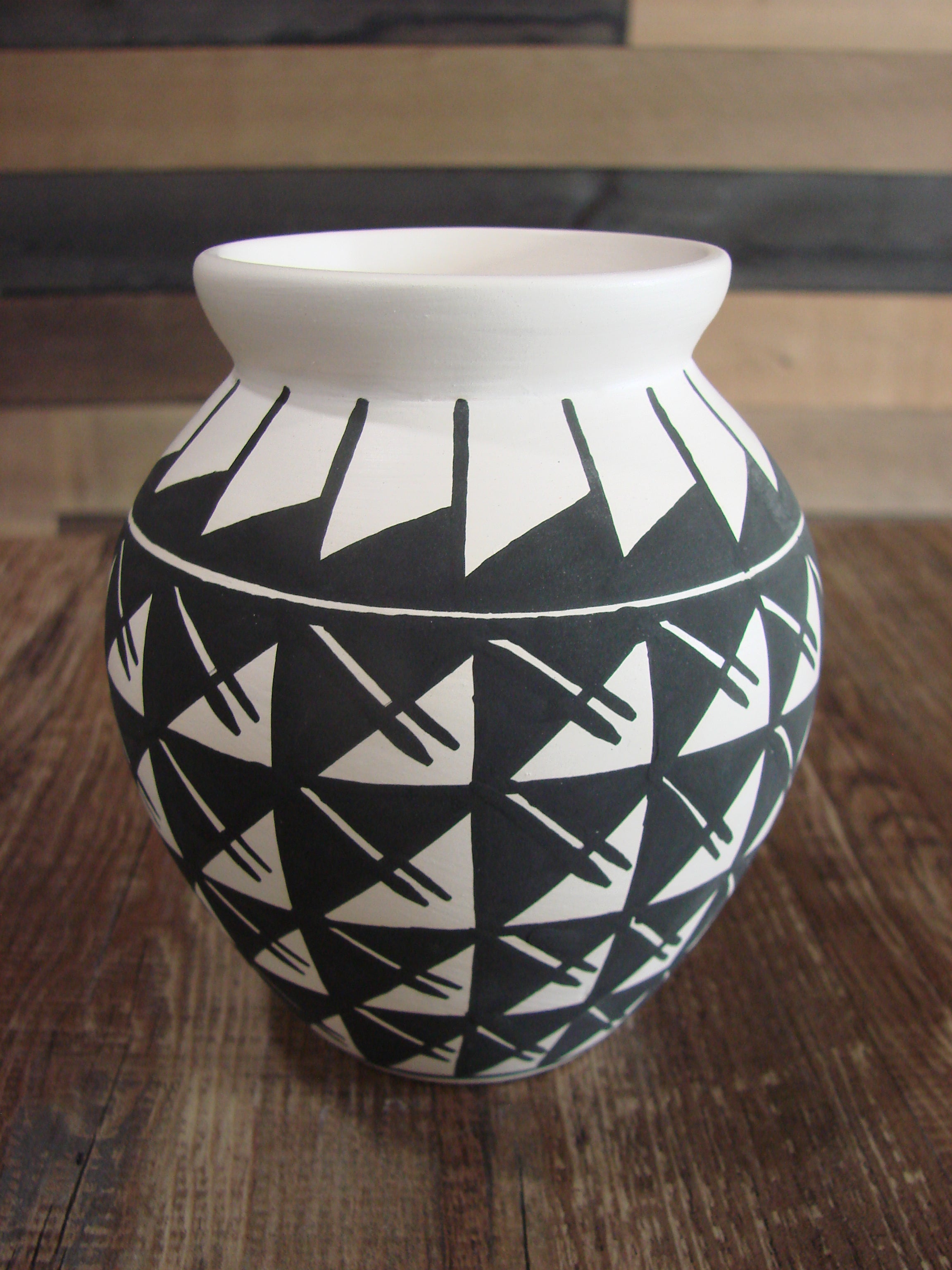 Small Native American Hand Painted Acoma Pottery by Concho– NTNM