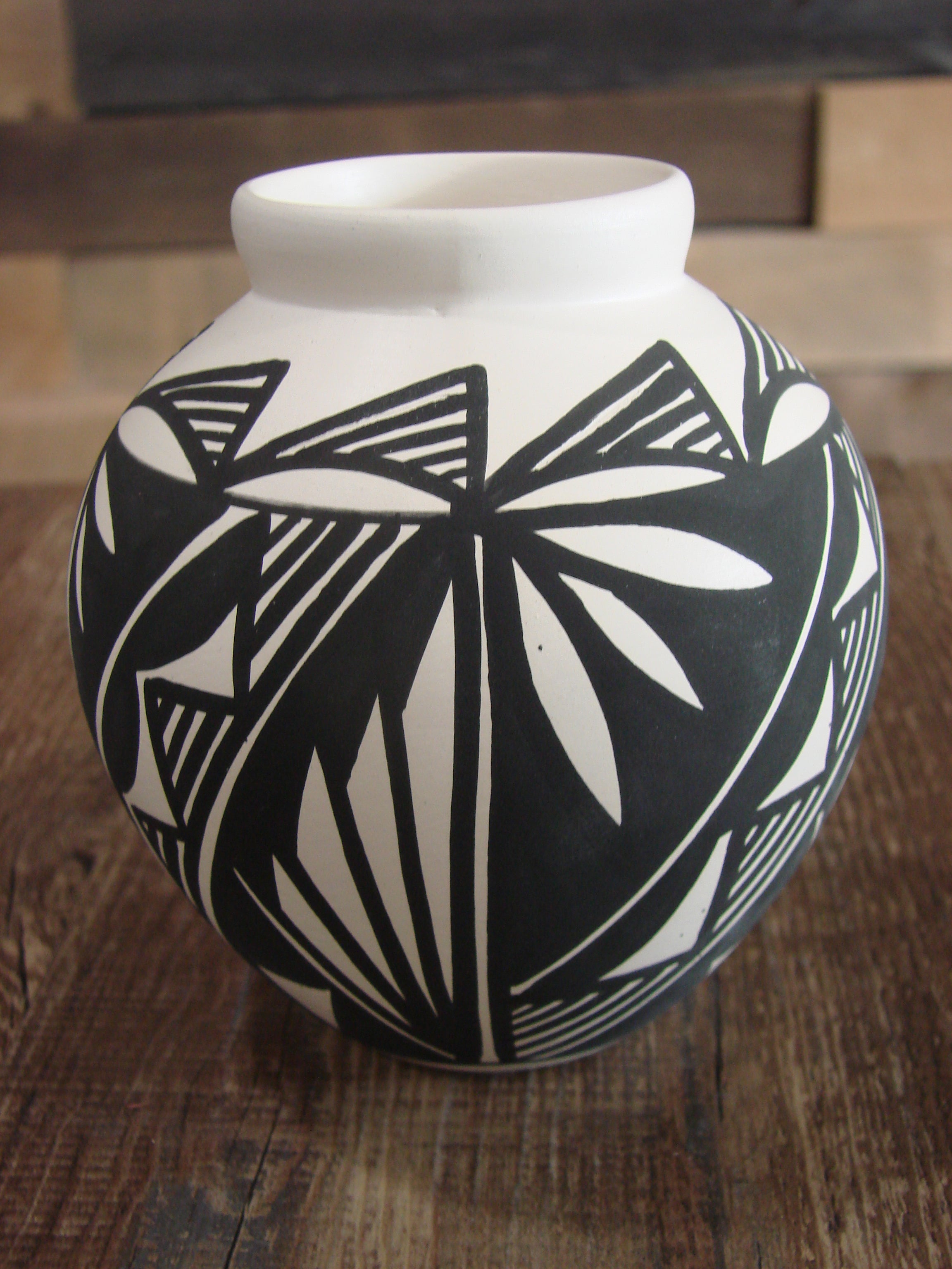 Native American Hand Painted Acoma Pottery by Concho– NTNM