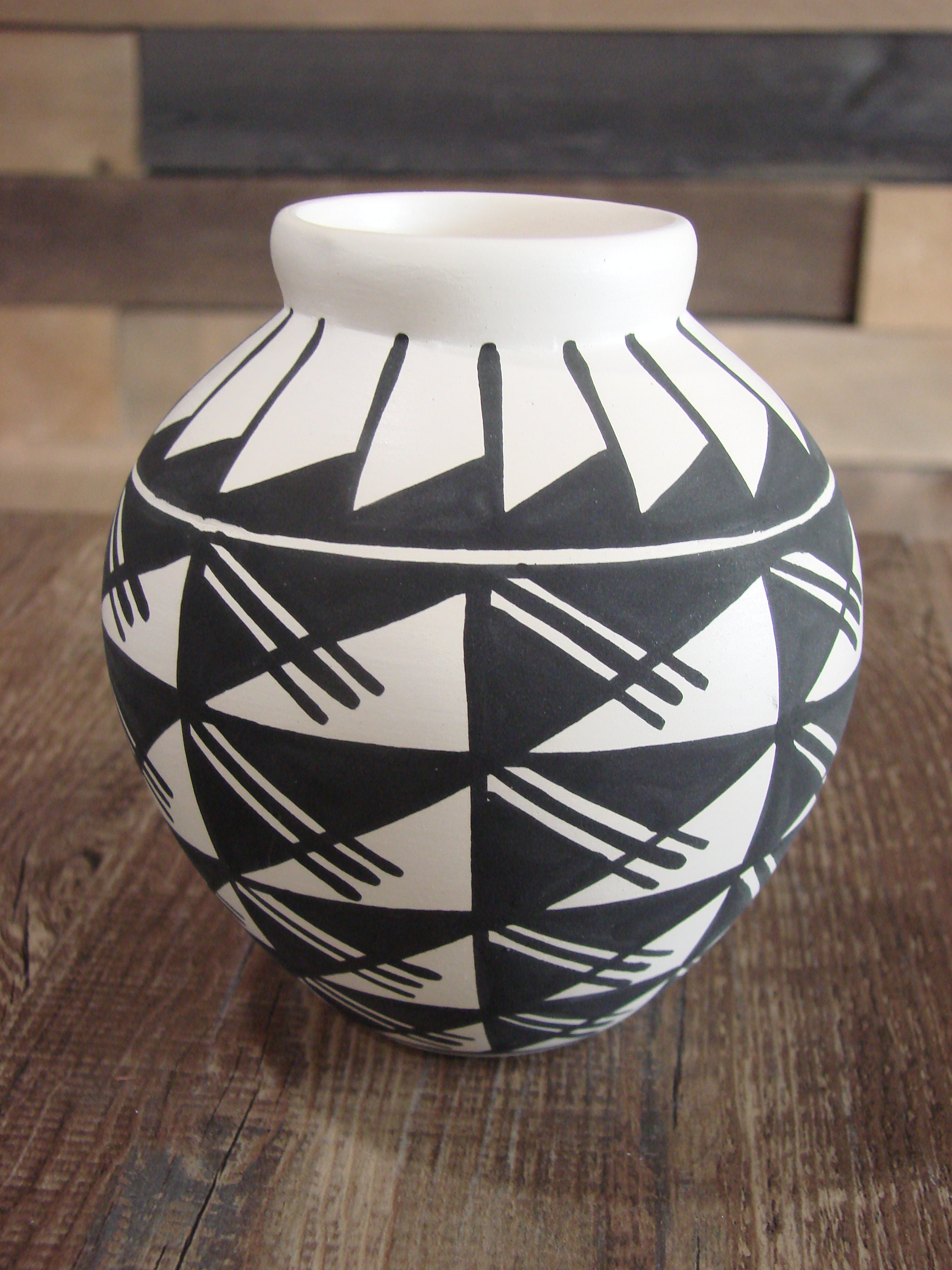 Native American Hand Painted Acoma Pottery by Concho– NTNM