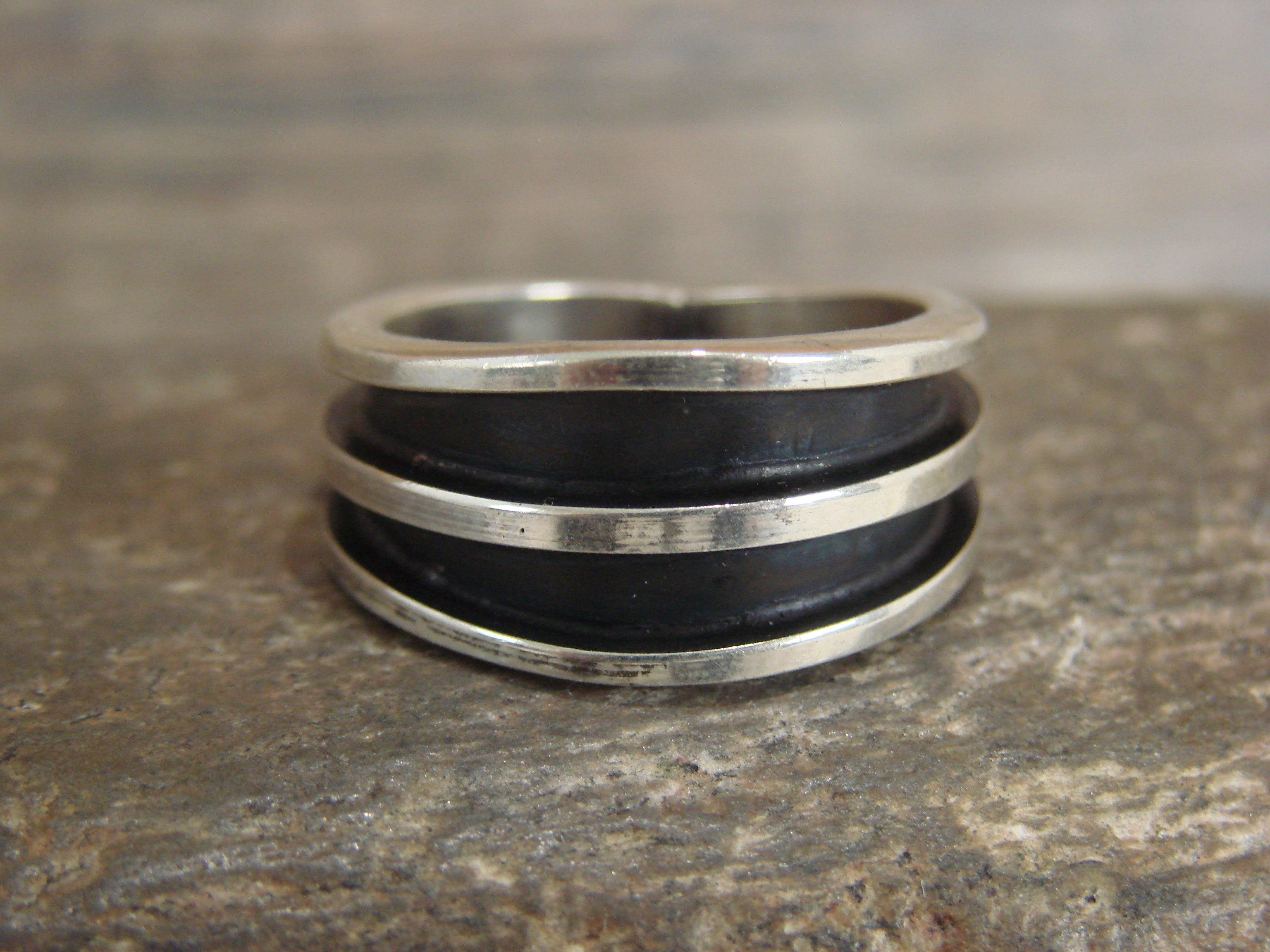 Native American Indian Sterling Silver Ribbed Ring Signed Tom Hawk - S ...